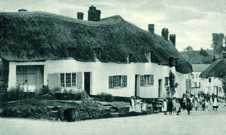 Thatching in Devon | Thatching Info.com
